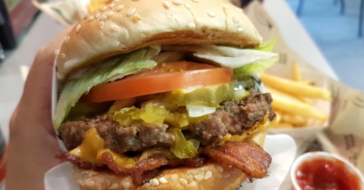 We Tried 40 Fast-Food Cheeseburgers—And Ranked Them From Delicious to ...